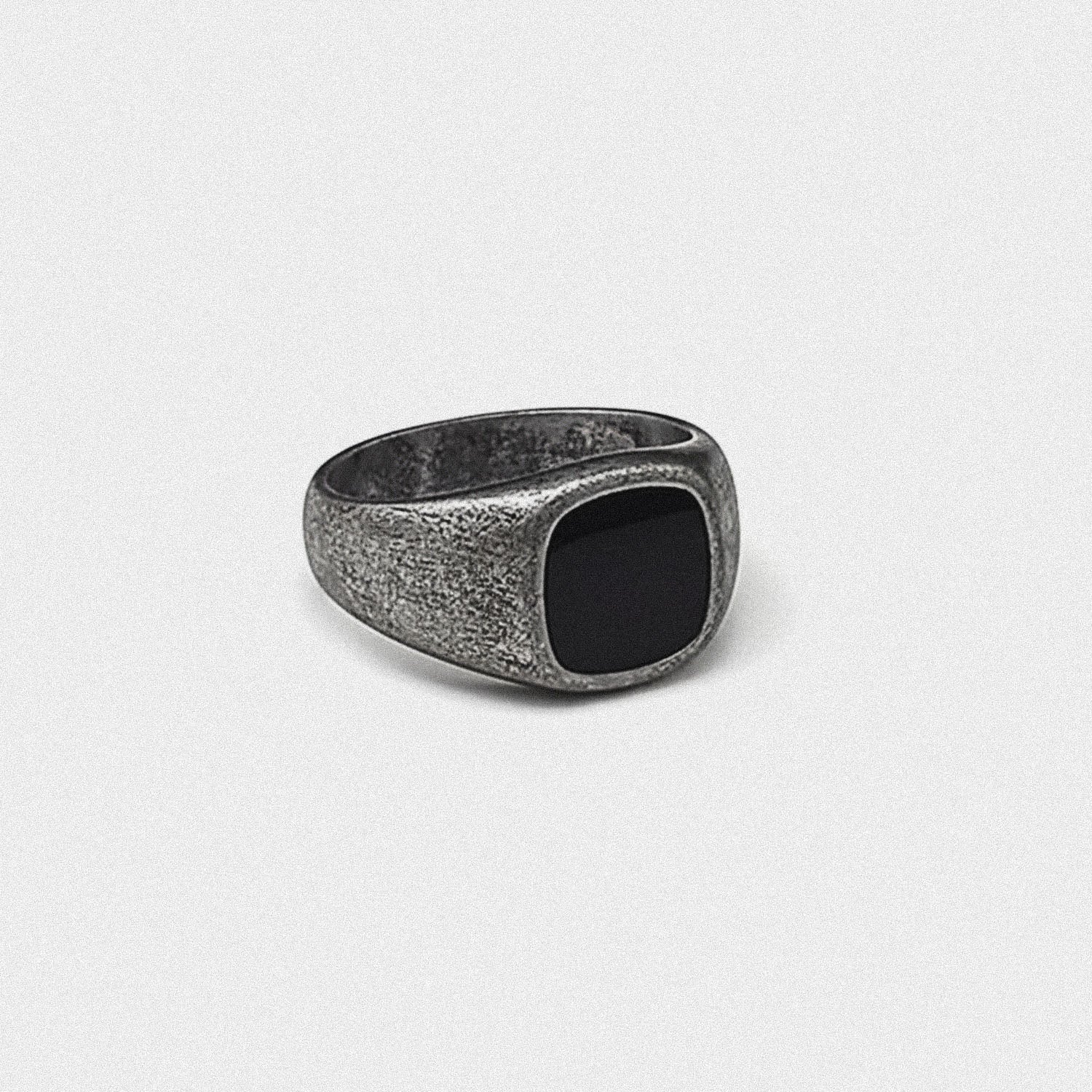 Onyx Heritage Ring – Rust 1894