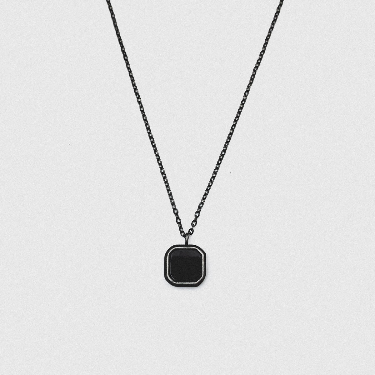 Onyx Heritage Pendant – Rust 1894